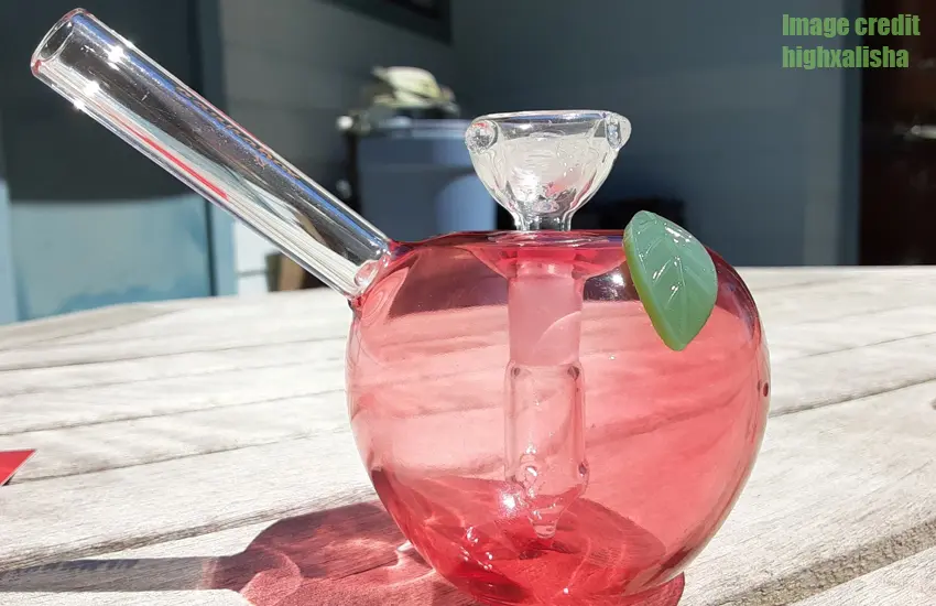 15 Cute and Girly Bongs You’ll Love | The Cannigma