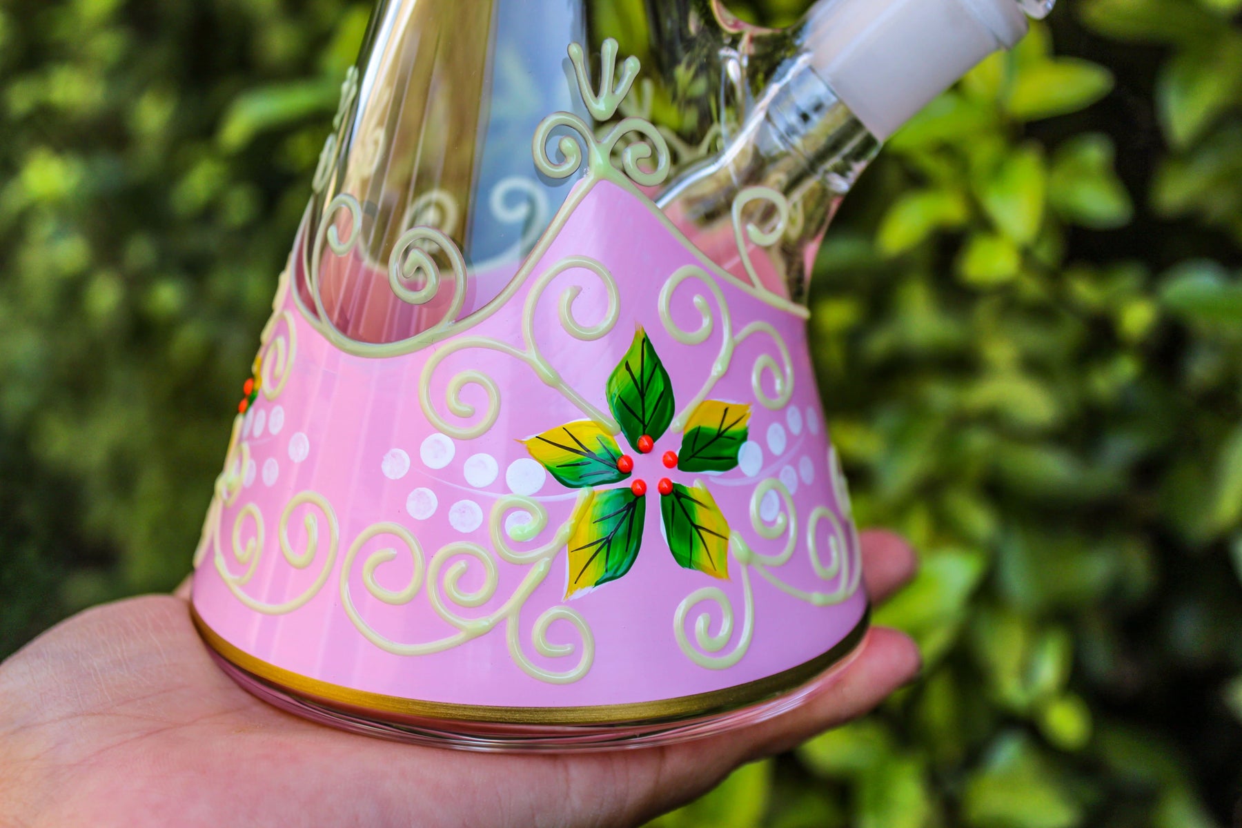 The 8 Best Glow in the Dark Bongs in 2026 | The Cannigma