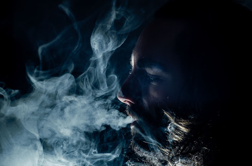 Hotboxing: Was ist Hotbox und was sind die Auswirkungen? | The Cannigma